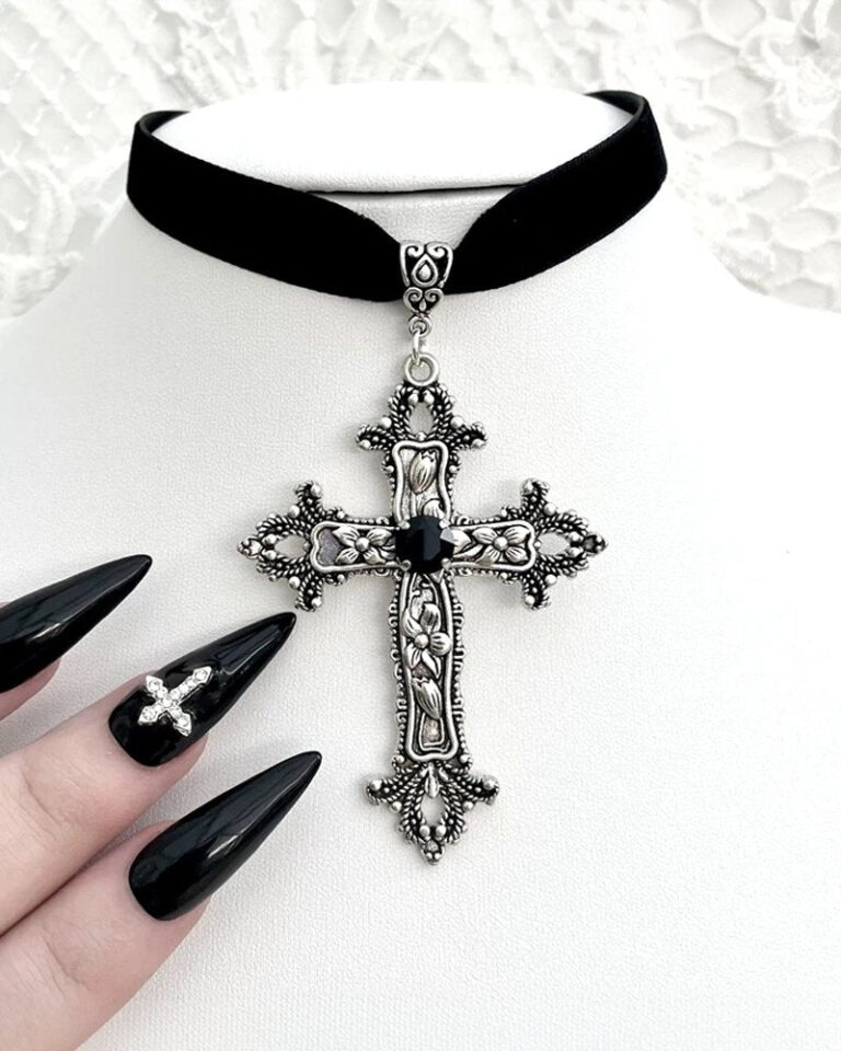 Y2K Cross Necklace | Y2K Outfits